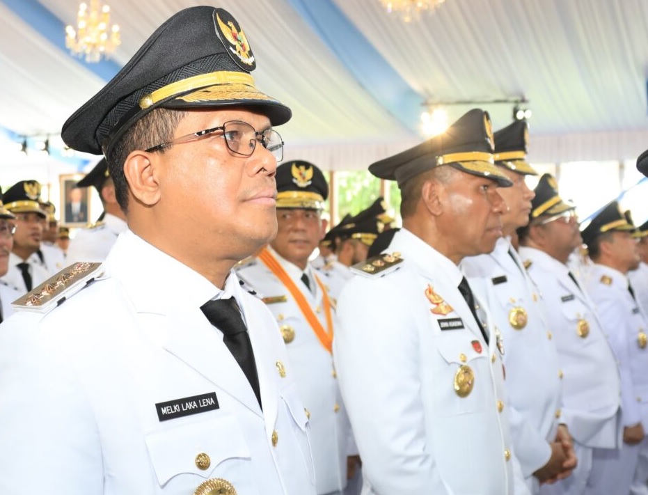 Sah! Prabowo Lantik Melki Laka Lena dan Johni Asadoma Jadi Pemimpin NTT ...